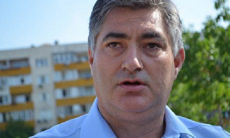 Възраждане с шокиращи разкрития за корупция и злоупотреба със слу...